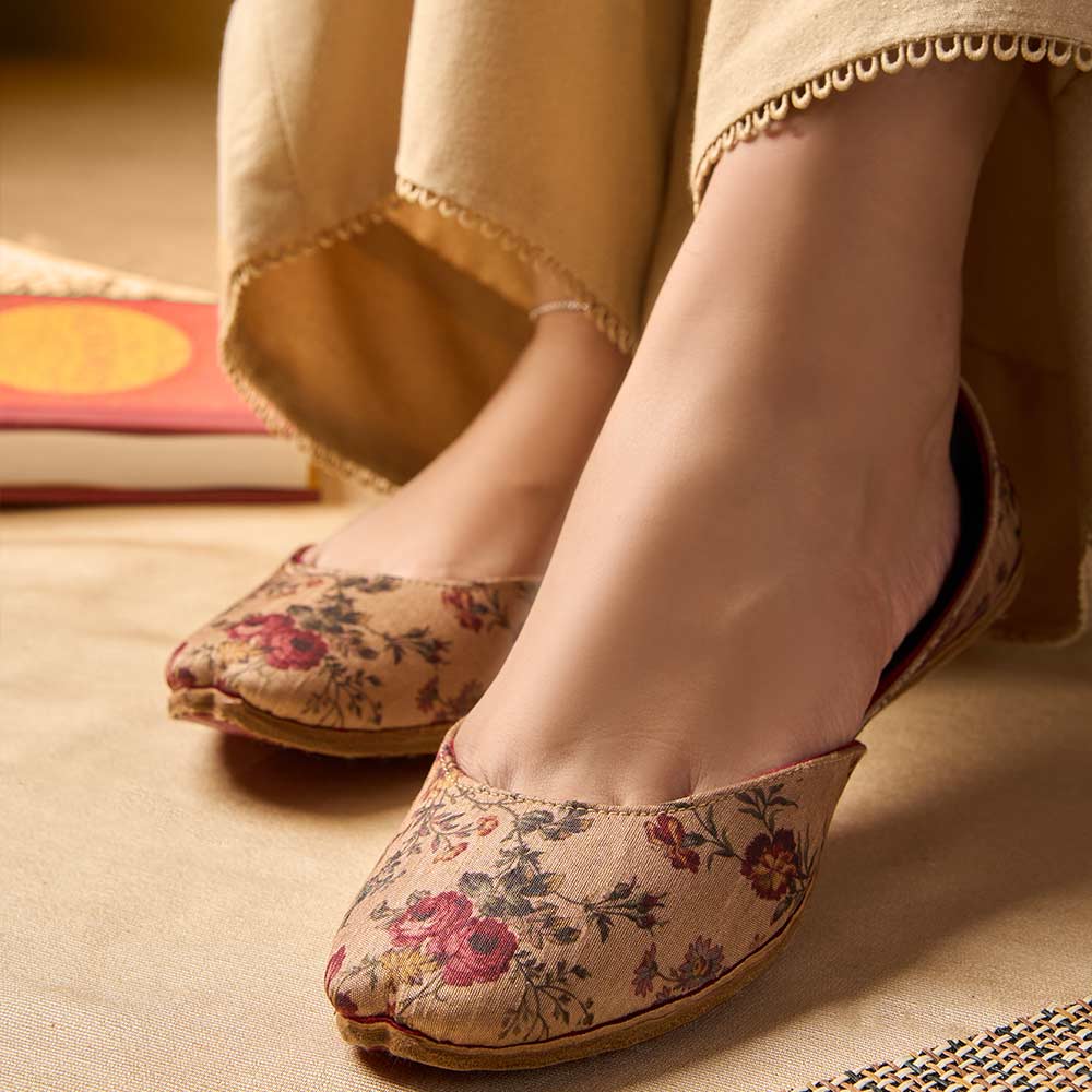 Khussa Shoes - Buy Pakistani Khussa Online (Juttis) – Page 4 – Dazzle ...