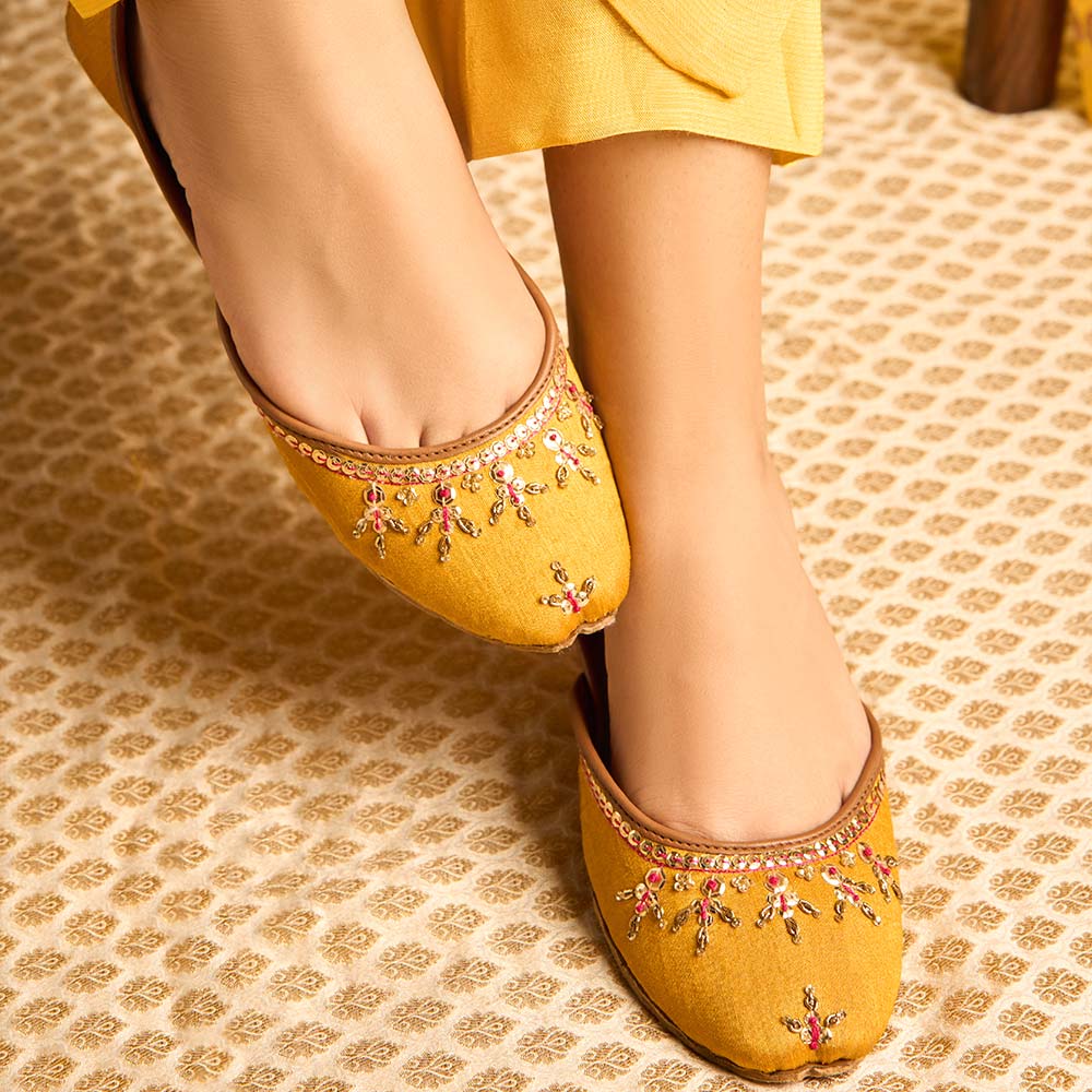 Safar – Dazzle by Sarah